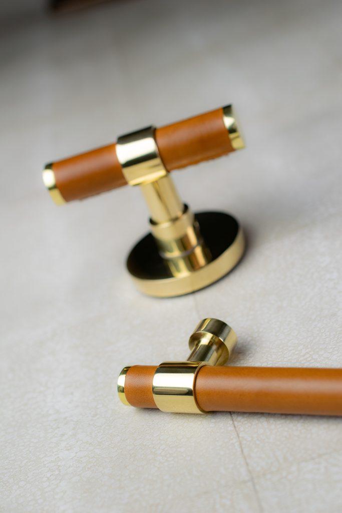 Barrel (Stitch In) Stepped Recess Leather Door T Bar BL5099, Barrel ...