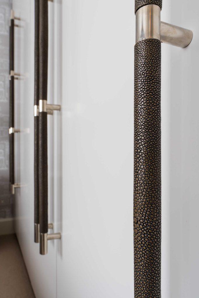 Turnstyle Designs Bespoke multi grip handles for Marylebone apartment ...
